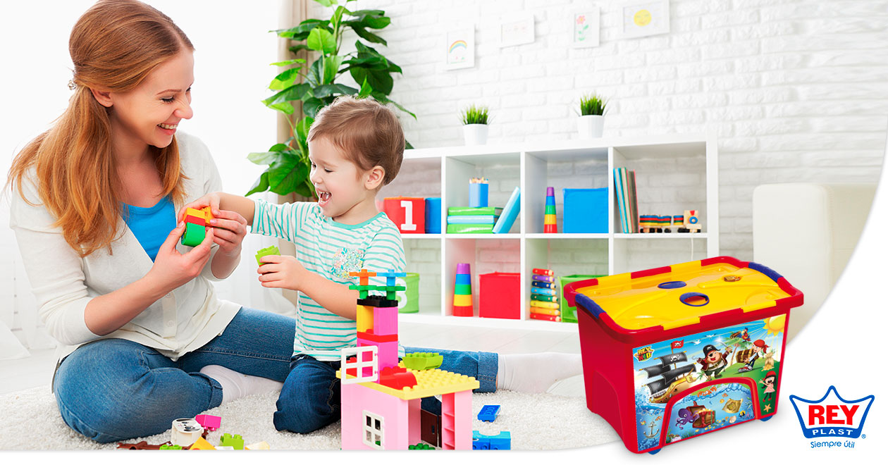 Organiza con ReyPlast: Descubre los beneficios del Baúl Móvil Lock #70